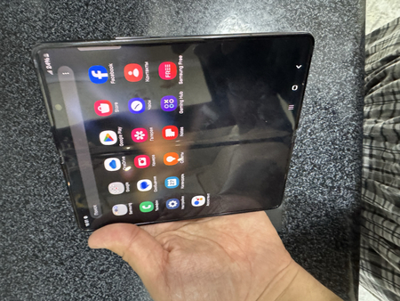 samsung Zfold 4 pamit 12.512 g holati yahwi karopka dak bor