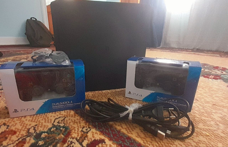 Playstation PS4   ..