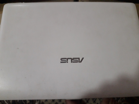 Netbook acer sotiladi