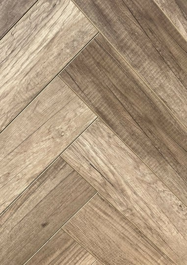 Laminat rasiya eng zor sifatli premium klasidigi molardan xisoblanadi