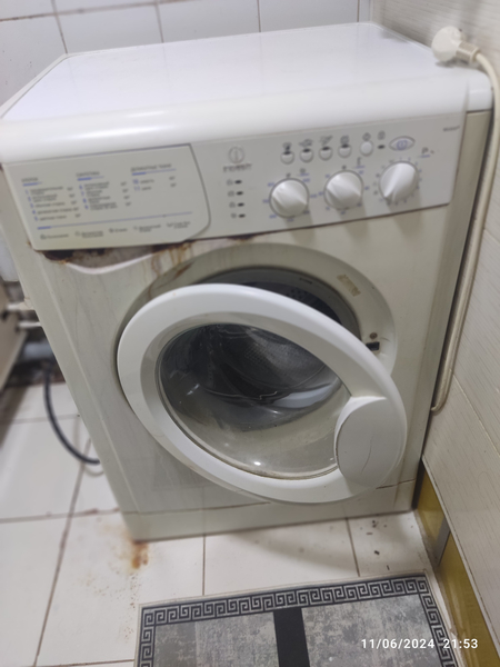 Indesit kirmoshina xolati zur narxi kelishiladi