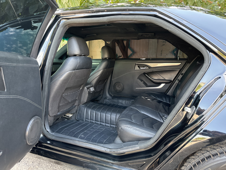 Cadillac sts srochna sotiladi