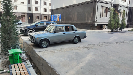 Ваз 2107.                         .