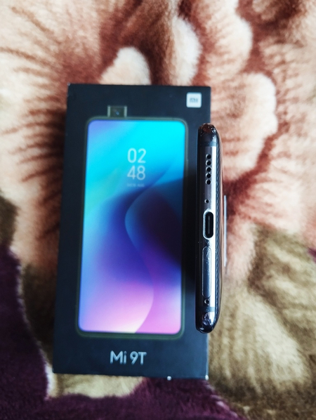 Xiaomi Mi 9 T holati yaxshi hich qati alishmagan