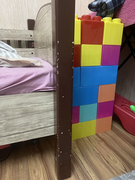 Продается двухэтажная кровать вместе с матрасами.не дорого