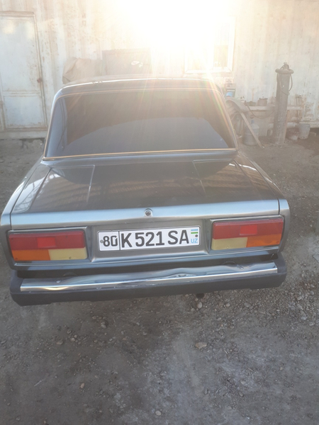 vaz 2107 sotiladi