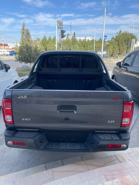 JAC T8   kafolati 1 yil