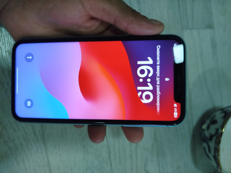 Iphone 11 garantiya 64 gb bir qol