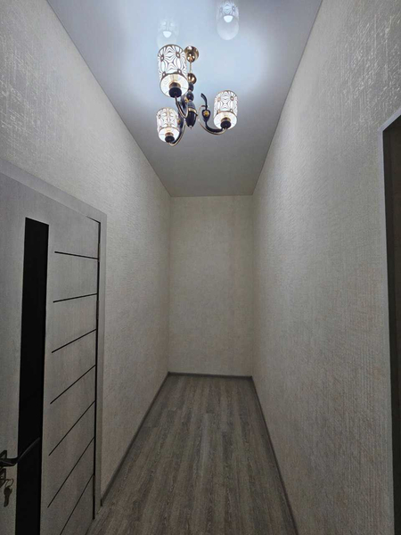 1 xonali 50m² 1-qavat uy sotiladi