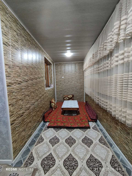 4 xonali xonadon sotiladi, hokimiyat yonida