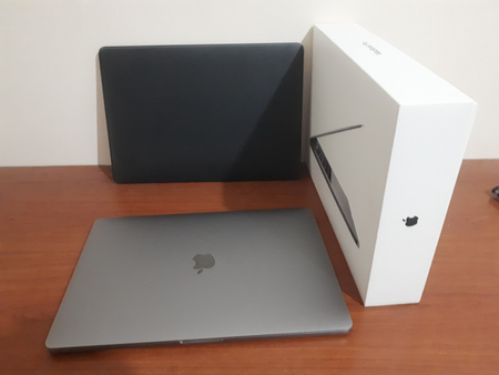 Macbook pro 15inch 2017  16gb/512 ssd