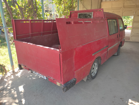 Mazda 1993-yil rangi qizil