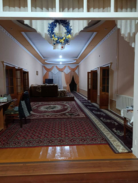 Urganchda hovli joy ijaraga beriladi sharoitli