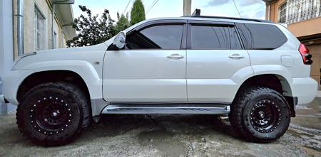 Sotiladi Toyota Land Cruiser Prado FJ120