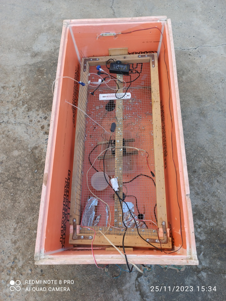 Inkubator sotiladi