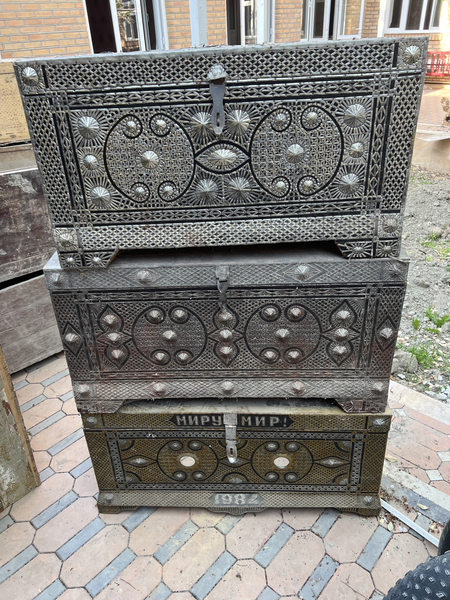 Sanduqlar sotiladi