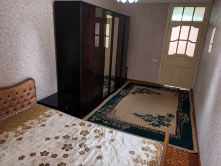 Qarshi shahri 1-m/t 2-qavat 2 xona uy sotiladi.