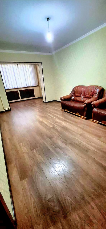 Продаётся паркенский 5 комнат