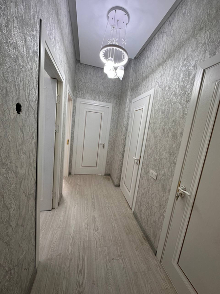 Sergeli 4-metro oldi 2/3/7 40m² boʻlgan yangi kvartira ijaraga berila