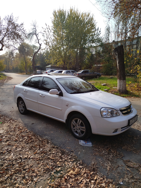 Lacetti 1.6  2013