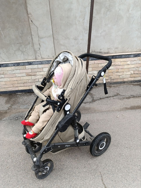 Продам две детские коляски.