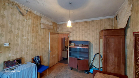 3-х ком. квартира (3/4/4). Юнусабад-15. Метро 50 м! 75 м², треб. рем.