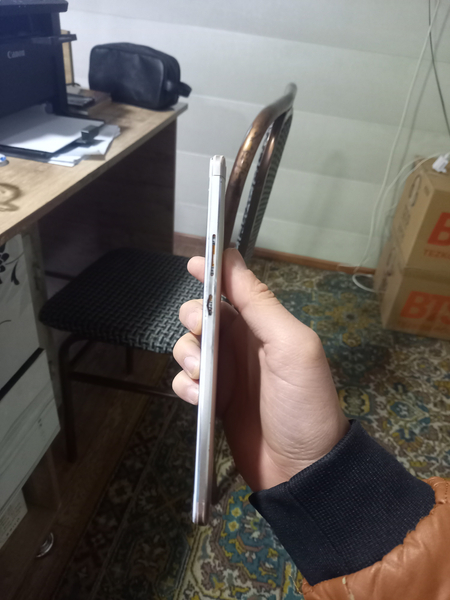 Mi Max sotiladi 32/3gb