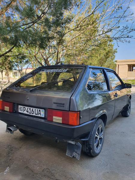 Lada 2108 srochna sotiladi