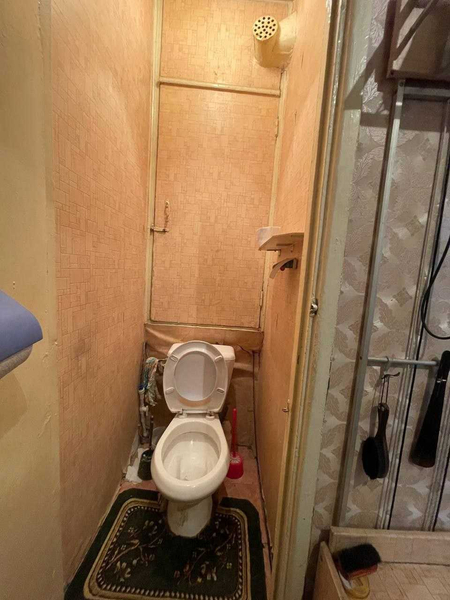 uy sotiladi qoyliq masiv 1 karzinkani yoni 4xona 3 etaj 65000