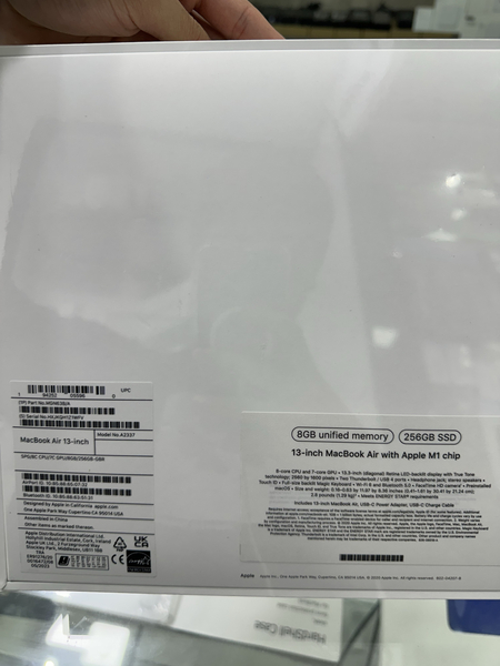 MacBook Air M1 8/256 Новый Yengi