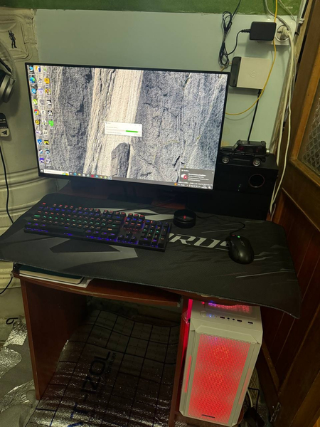 Kompyuter+monitor+klava+mishka+naushnik sotiladi komplekt