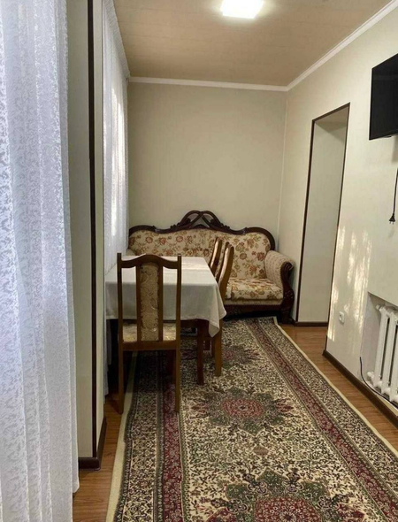 Чиланзар Мирзо Улугбек.  2комн. Кирпич 2этаж