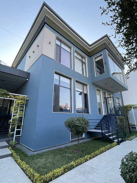 Rent Hi-tech house in the center of the city 4 acres