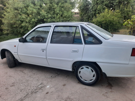 Nexia  2 sotiladi