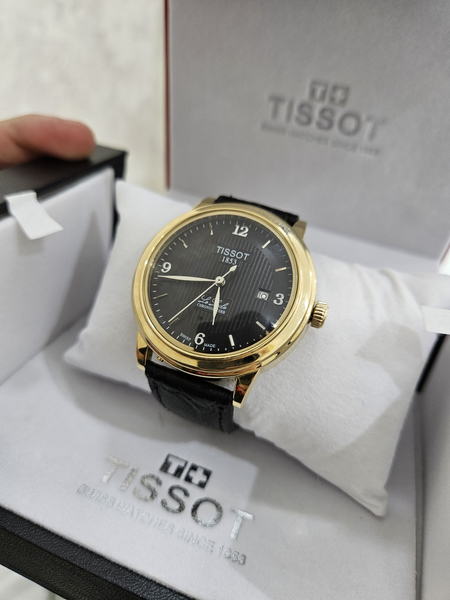 Продам золотые часы Tissot 585пробы