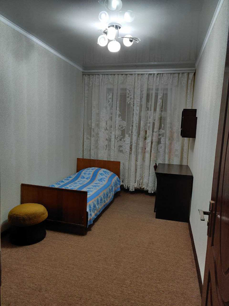 Своя 4 комнатная, метро Косманавтов, МВД корзинка.
