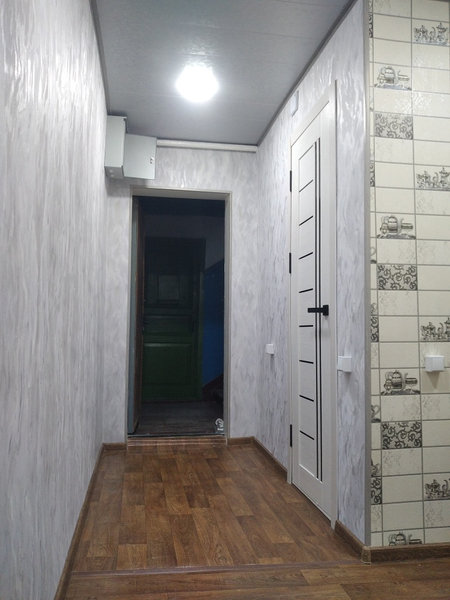 Продам спутник2 1х2 ком 1этаж 2этажки с ремонтом возле метро 5станции