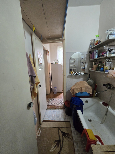 Продается квартира на Чиланзаре 19 квартале 3/4/4 бал 1,5х3