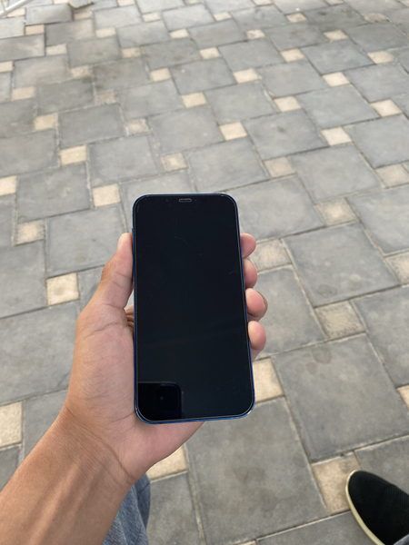 Iphone 12.