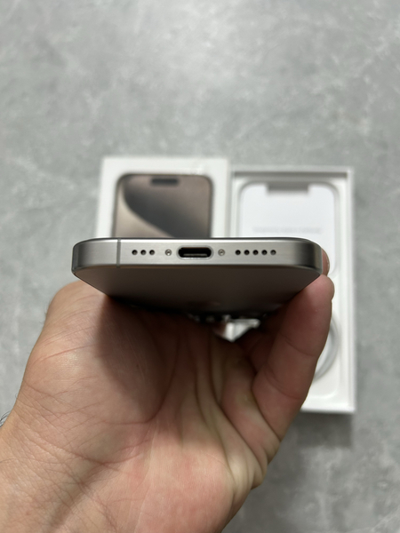 iPhone 15 Pro 256GB Natural Titanium