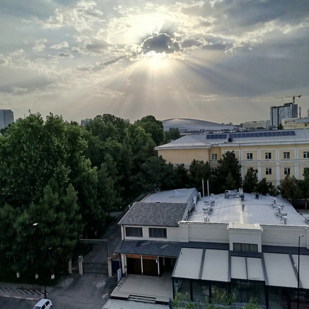 Drujba metro kvartira studentlar va ishlaydigan bollarga sheriklikka