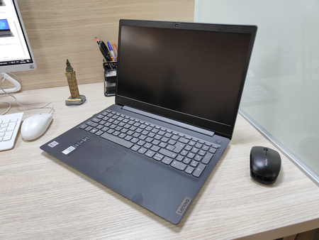 Ноутбук, Lenovo Intel Core I3-4 GB, 1 TB, диагональ 15.6, почти новый
