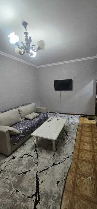 Продаётся квартира, Юнусабадский район 13 квартал 
Колл-во комнат: 1в2