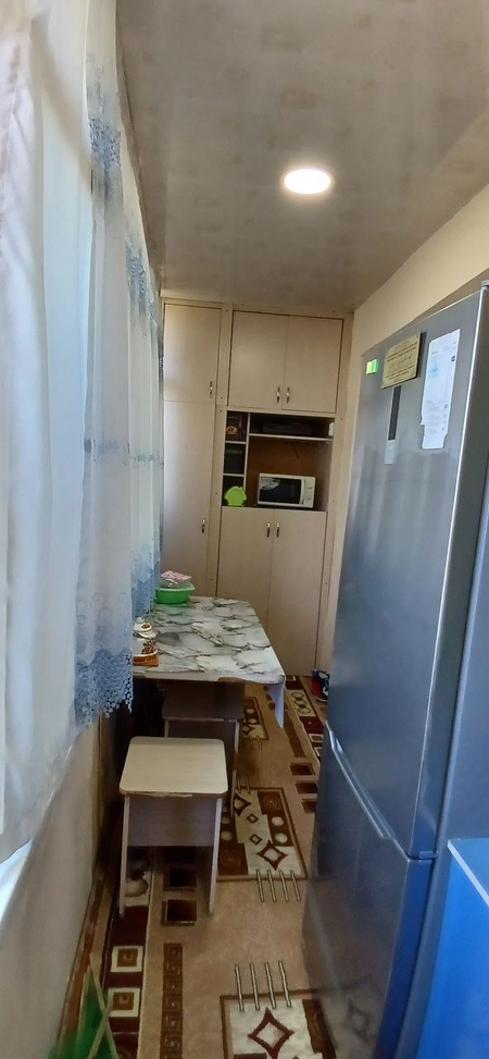 Срочна продается свой 2 комнатная квартира возле ттз базара