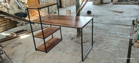 Oʻfisniy stool sotiladi