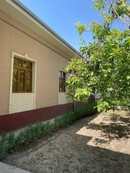 Uchastok sotiladi. Uch qahramon postidan 3 km ichkariga kirganda.