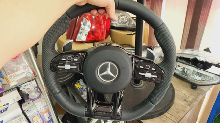 Mersedes benz  amg rul tagi tekis sensirli black pianoligi qora xronli