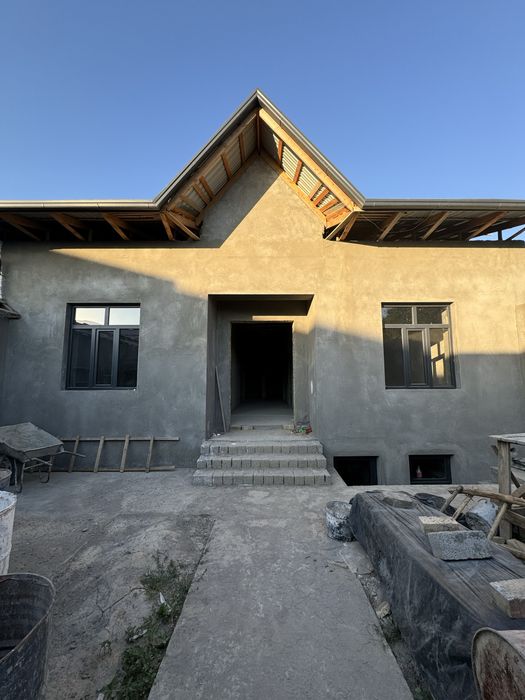 KELESDA 2,2 sotik yerga qurilgan uyimiz karopka holatida