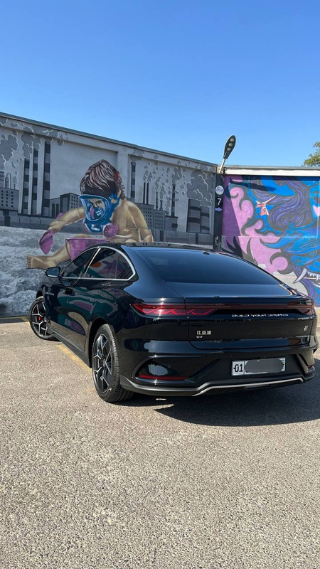 BYD HAN flagship 715 km