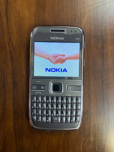 Продается Nokia E72-1